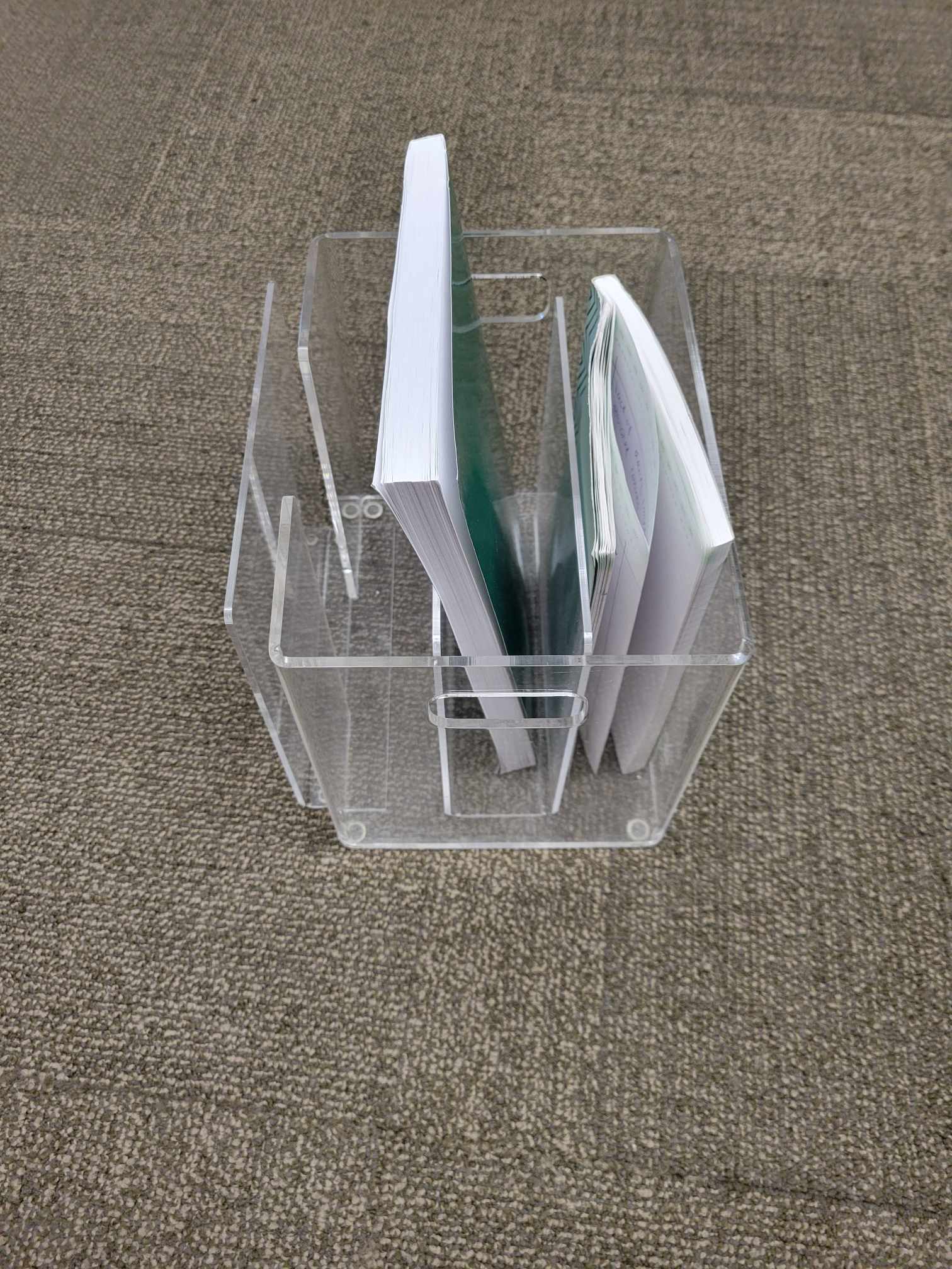 Acrylic Magazine Holders (40) | Reaching Across Illinois Library System