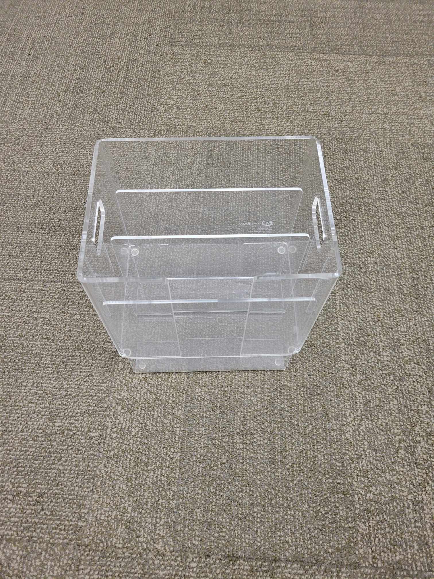 Acrylic Magazine Holders (40) | Reaching Across Illinois Library System