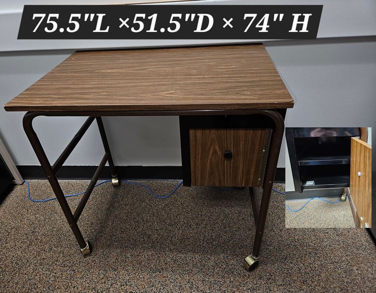 Free desk | Reaching Across Illinois Library System