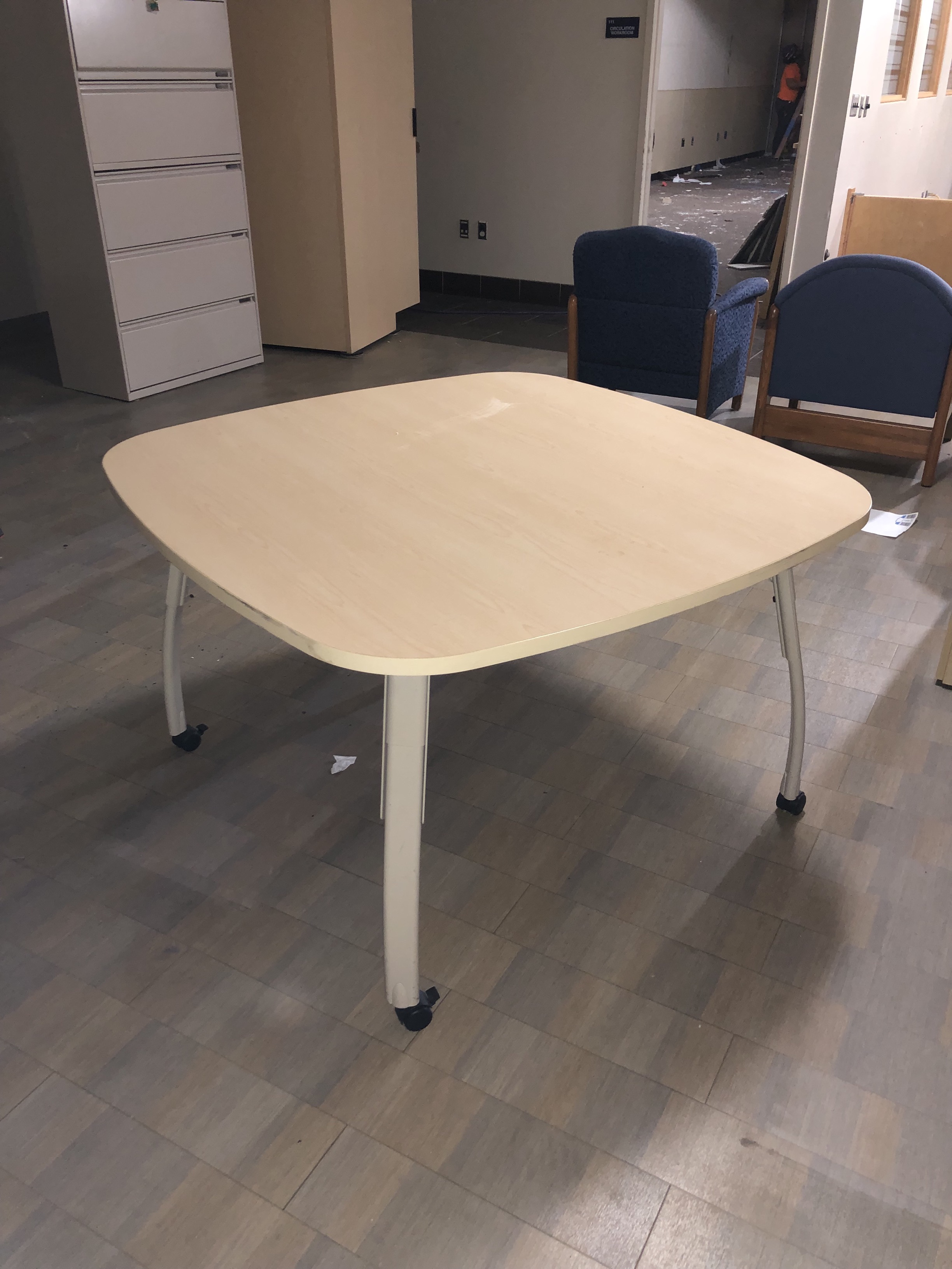 Table on Wheels - 48"D x 48"W x 29"H | Reaching Across Illinois Library ...