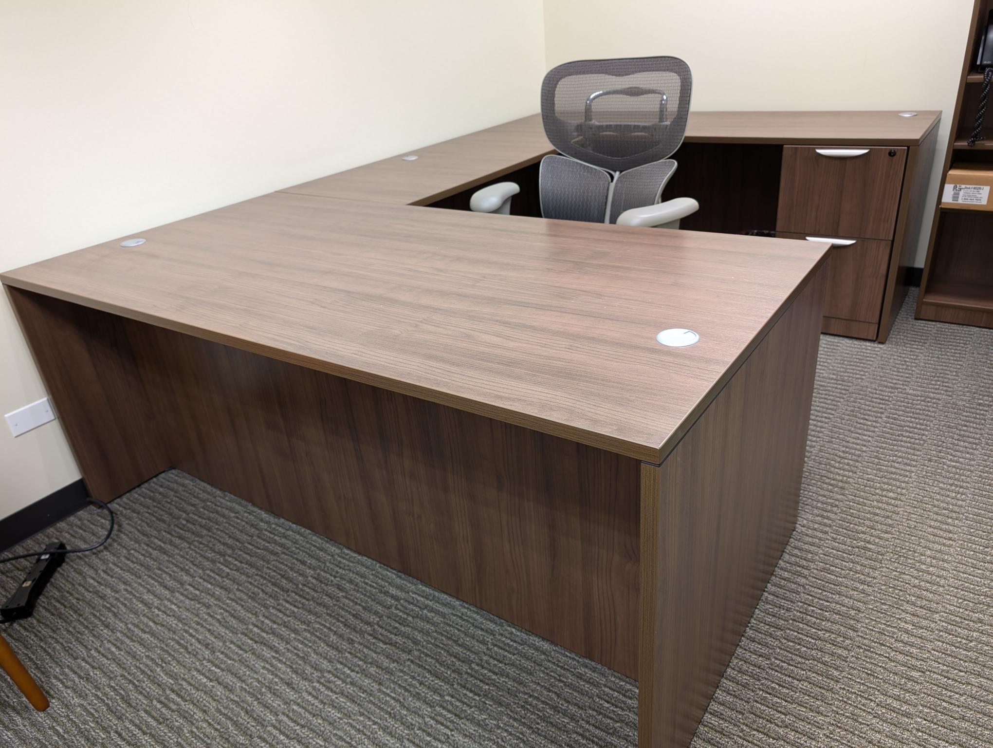 2 full size office desks with optional configuration | Reaching Across ...